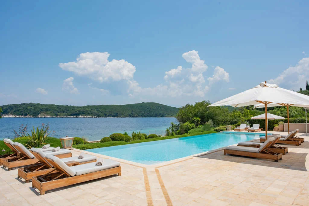 Villa Iona - A CV Villas Property To Rent In Avlaki and Coyevinas ...